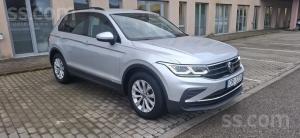 Grey Volkswagen Tiguan 2022 in Jelgava, with an engine capacity of 2.00 L and mileage of 65 thousand km for 26450 €, photo 1 on AUTOMOTO.COM.LV
