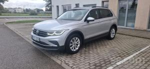 Grey Volkswagen Tiguan 2022 in Jelgava, with an engine capacity of 2.00 L and mileage of 65 thousand km for 26450 €, photo 3 on AUTOMOTO.COM.LV