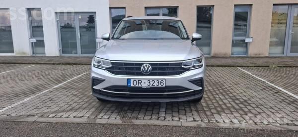 Grey Volkswagen Tiguan 2022 in Jelgava, with an engine capacity of 2.00 L and mileage of 65 thousand km for 26450 €, photo 7 on AUTOMOTO.COM.LV