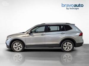 Grey Volkswagen Tiguan 2022 in Vilnius, with an engine capacity of 1.50 L and mileage of 84 thousand km for 24000 €, photo 3 on AUTOMOTO.COM.LV