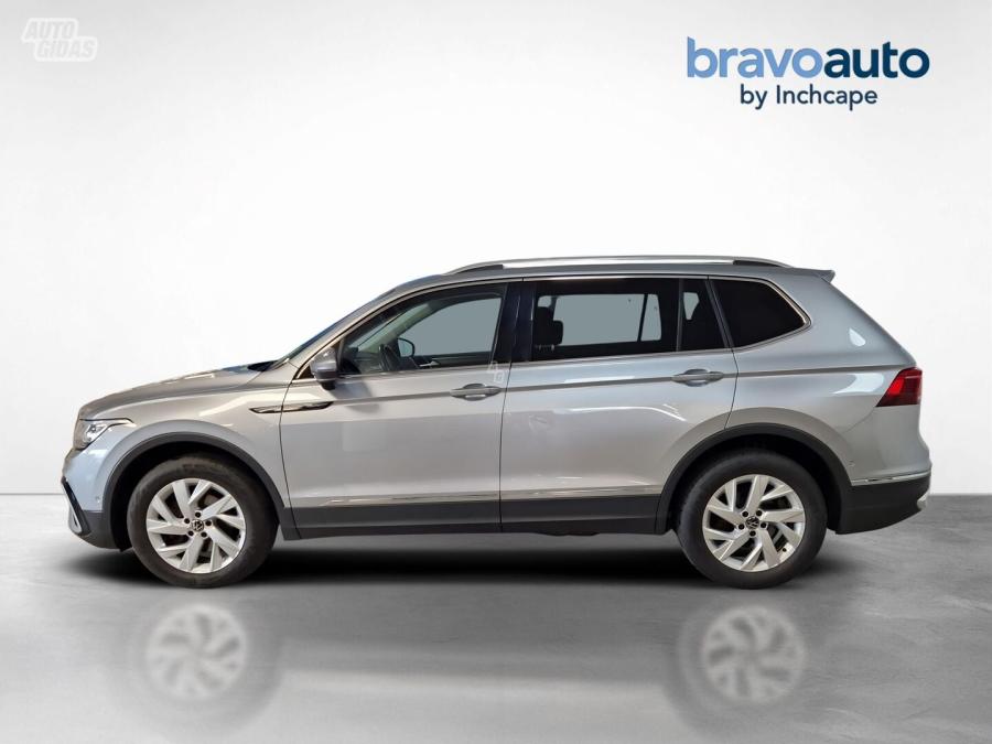 Grey Volkswagen Tiguan 2022 in Vilnius, with an engine capacity of 1.50 L and mileage of 84 thousand km for 24000 €, photo 3 on AUTOMOTO.COM.LV