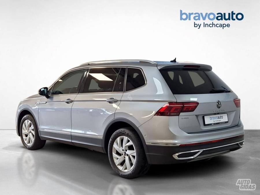 Grey Volkswagen Tiguan 2022 in Vilnius, with an engine capacity of 1.50 L and mileage of 84 thousand km for 24000 €, photo 4 on AUTOMOTO.COM.LV