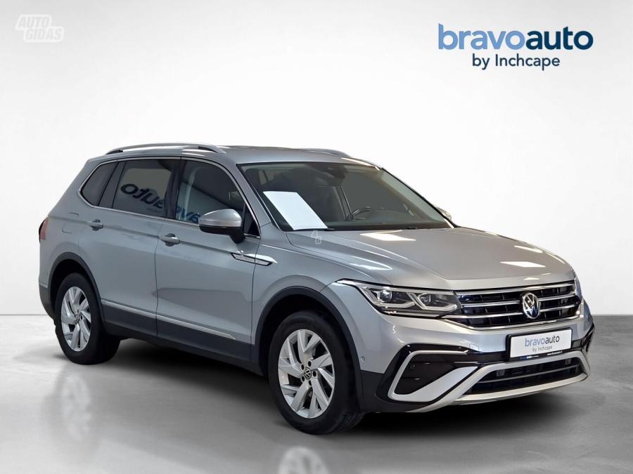 Grey Volkswagen Tiguan 2022 in Vilnius, with an engine capacity of 1.50 L and mileage of 84 thousand km for 24000 €, photo 8 on AUTOMOTO.COM.LV