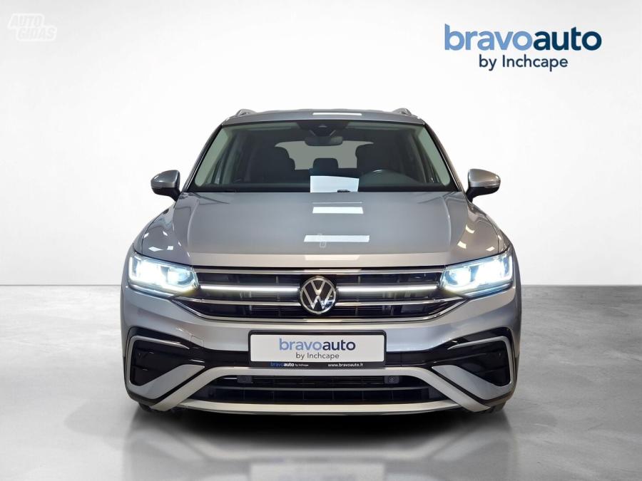 Grey Volkswagen Tiguan 2022 in Vilnius, with an engine capacity of 1.50 L and mileage of 84 thousand km for 24000 €, photo 9 on AUTOMOTO.COM.LV