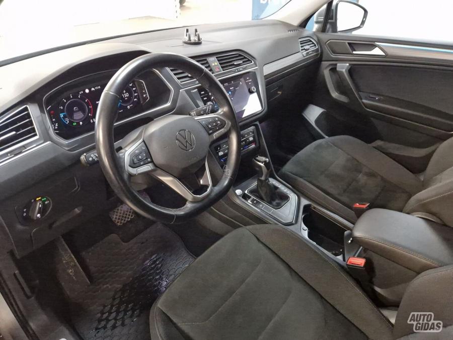 Grey Volkswagen Tiguan 2022 in Vilnius, with an engine capacity of 1.50 L and mileage of 84 thousand km for 24000 €, photo 11 on AUTOMOTO.COM.LV