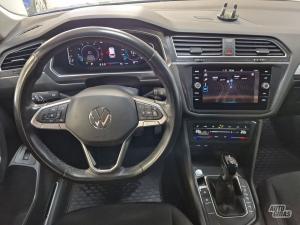 Grey Volkswagen Tiguan 2022 in Vilnius, with an engine capacity of 1.50 L and mileage of 84 thousand km for 24000 €, photo 15 on AUTOMOTO.COM.LV