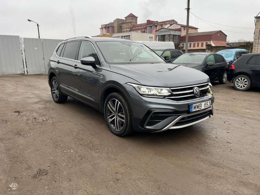 Pelēks Volkswagen Tiguan 2023 Kauņa, ar dzinēja tilpumu 1.98 L un nobraukumu 89 tūkst. km par 19400 €, foto 1 vietnē AUTOMOTO.COM.LV