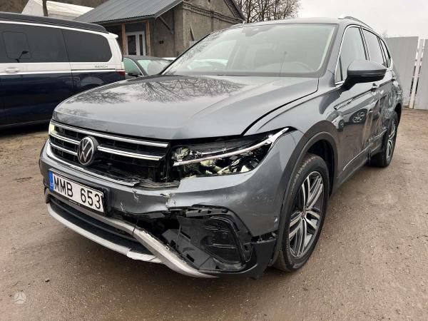 Pelēks Volkswagen Tiguan 2023 Kauņa, ar dzinēja tilpumu 1.98 L un nobraukumu 89 tūkst. km par 19400 €, foto 6 vietnē AUTOMOTO.COM.LV