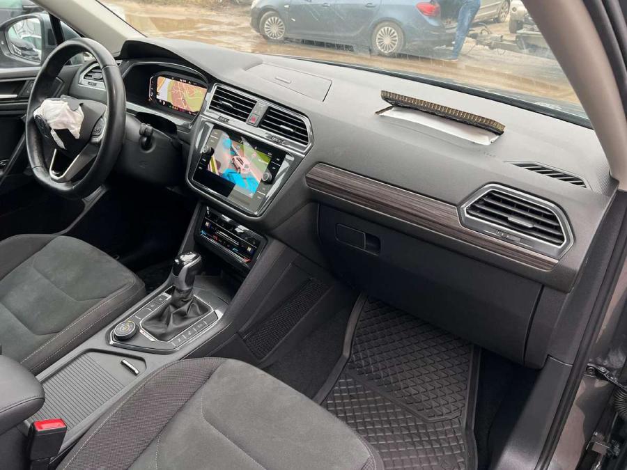 Pelēks Volkswagen Tiguan 2023 Kauņa, ar dzinēja tilpumu 1.98 L un nobraukumu 89 tūkst. km par 19400 €, foto 16 vietnē AUTOMOTO.COM.LV