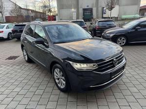 Grey Volkswagen Tiguan 2023 in Kaunas, with an engine capacity of 1.50 L and mileage of 20 thousand km for 26883 €, photo  on AUTOMOTO.COM.LV