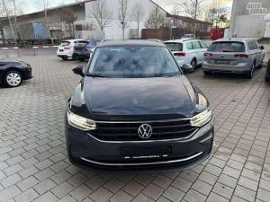 Grey Volkswagen Tiguan 2023 in Kaunas, with an engine capacity of 1.50 L and mileage of 20 thousand km for 26883 €, photo 2 on AUTOMOTO.COM.LV