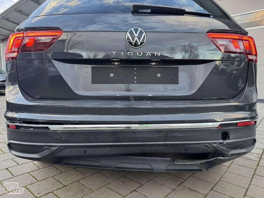 Grey Volkswagen Tiguan 2023 in Kaunas, with an engine capacity of 1.50 L and mileage of 20 thousand km for 26883 €, photo 8 on AUTOMOTO.COM.LV