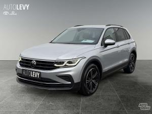 Pelēks Volkswagen Tiguan 2023 Kauņa, ar dzinēja tilpumu 2.00 L un nobraukumu 23 tūkst. km par 32895 €, foto 2 vietnē AUTOMOTO.COM.LV