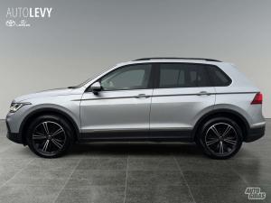 Pelēks Volkswagen Tiguan 2023 Kauņa, ar dzinēja tilpumu 2.00 L un nobraukumu 23 tūkst. km par 32895 €, foto 3 vietnē AUTOMOTO.COM.LV