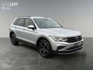 Pelēks Volkswagen Tiguan 2023 Kauņa, ar dzinēja tilpumu 2.00 L un nobraukumu 23 tūkst. km par 32895 €, foto 8 vietnē AUTOMOTO.COM.LV