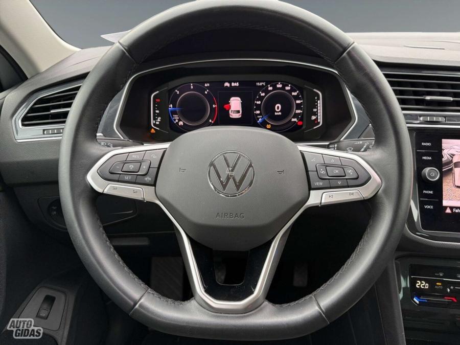 Pelēks Volkswagen Tiguan 2023 Kauņa, ar dzinēja tilpumu 2.00 L un nobraukumu 23 tūkst. km par 32895 €, foto 13 vietnē AUTOMOTO.COM.LV