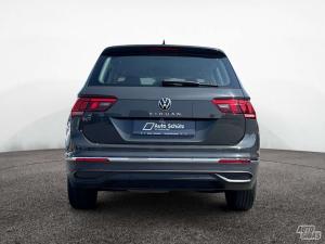 Pelēks Volkswagen Tiguan 2023 Kauņa, ar dzinēja tilpumu 2.00 L un nobraukumu 77 tūkst. km par 25448 €, foto 5 vietnē AUTOMOTO.COM.LV