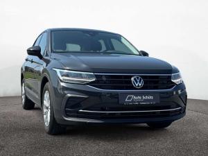 Pelēks Volkswagen Tiguan 2023 Kauņa, ar dzinēja tilpumu 2.00 L un nobraukumu 77 tūkst. km par 25448 €, foto 8 vietnē AUTOMOTO.COM.LV