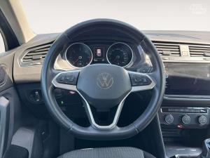 Pelēks Volkswagen Tiguan 2023 Kauņa, ar dzinēja tilpumu 2.00 L un nobraukumu 77 tūkst. km par 25448 €, foto 13 vietnē AUTOMOTO.COM.LV