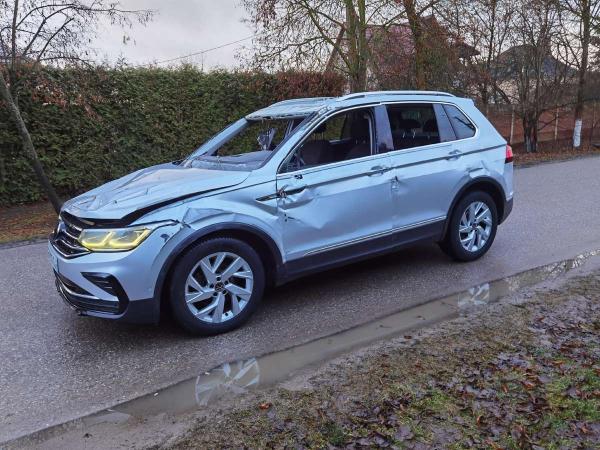 Pelēks Volkswagen Tiguan 2023 Kauņa, ar dzinēja tilpumu 1.97 L un nobraukumu 192 tūkst. km par 8300 €, foto 9 vietnē AUTOMOTO.COM.LV