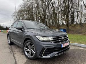 Pelēks Volkswagen Tiguan 2023 Kauņa, ar dzinēja tilpumu 1.97 L un nobraukumu 48 tūkst. km par 29600 €, foto  vietnē AUTOMOTO.COM.LV