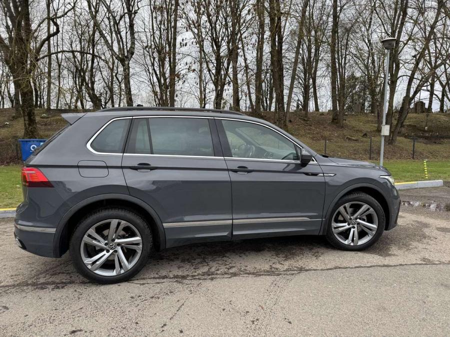 Pelēks Volkswagen Tiguan 2023 Kauņa, ar dzinēja tilpumu 1.97 L un nobraukumu 48 tūkst. km par 29600 €, foto 8 vietnē AUTOMOTO.COM.LV
