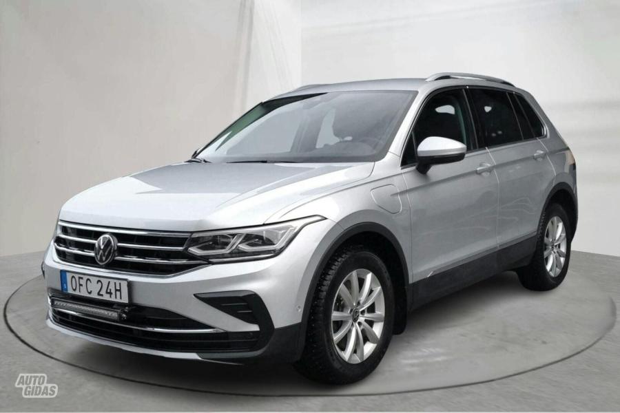 Pelēks Volkswagen Tiguan 2023 Kauņa, ar dzinēja tilpumu 0.00 L un nobraukumu 60 tūkst. km par 31359 €, foto 1 vietnē AUTOMOTO.COM.LV