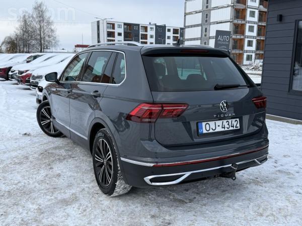 Grey Volkswagen Tiguan 2023 in Jelgava, with an engine capacity of 2.00 L and mileage of 0 thousand km for 19900 €, photo 3 on AUTOMOTO.COM.LV