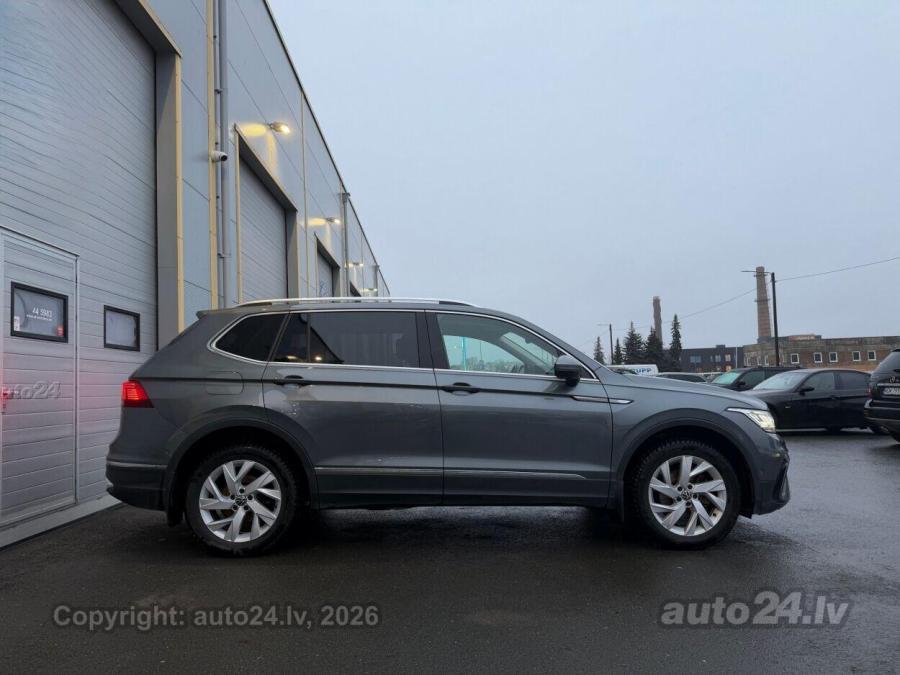Pelēks Volkswagen Tiguan 2023 Tallina, ar dzinēja tilpumu 2.00 L un nobraukumu 88 tūkst. km par 33700 €, foto 3 vietnē AUTOMOTO.COM.LV