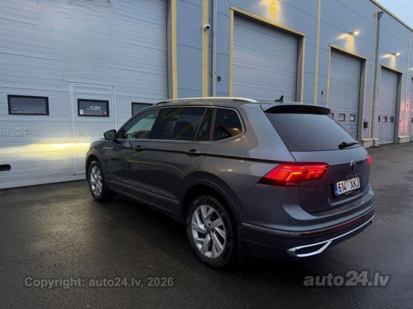 Grey Volkswagen Tiguan 2023 in Tallinn, with an engine capacity of 2.00 L and mileage of 88 thousand km for 33700 €, photo 4 on AUTOMOTO.COM.LV