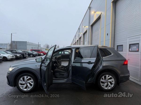 Grey Volkswagen Tiguan 2023 in Tallinn, with an engine capacity of 2.00 L and mileage of 88 thousand km for 33700 €, photo 6 on AUTOMOTO.COM.LV