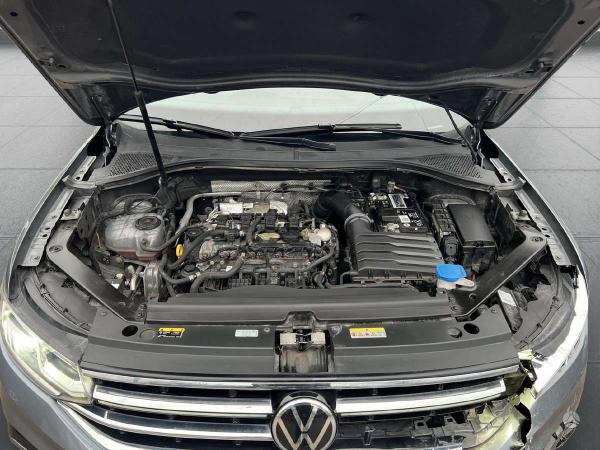 Grey Volkswagen Tiguan 2023 in Kaunas, with an engine capacity of 1.98 L and mileage of 89 thousand km for 17900 €, photo 8 on AUTOMOTO.COM.LV