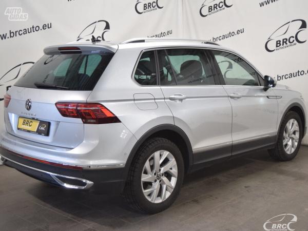Grey Volkswagen Tiguan 2023 in Riga, with an engine capacity of 1.50 L and mileage of 46 thousand km for 25400 €, photo 2 on AUTOMOTO.COM.LV