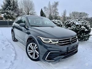 Pelēks Volkswagen Tiguan 2023 Kauņa, ar dzinēja tilpumu 1.97 L un nobraukumu 48 tūkst. km par 28500 €, foto  vietnē AUTOMOTO.COM.LV