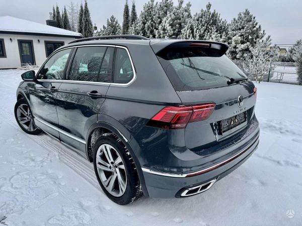 Grey Volkswagen Tiguan 2023 in Kaunas, with an engine capacity of 1.97 L and mileage of 48 thousand km for 28500 €, photo 11 on AUTOMOTO.COM.LV