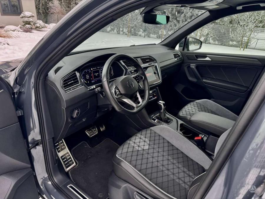 Pelēks Volkswagen Tiguan 2023 Kauņa, ar dzinēja tilpumu 1.97 L un nobraukumu 48 tūkst. km par 28500 €, foto 15 vietnē AUTOMOTO.COM.LV