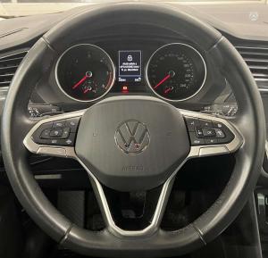 Grey Volkswagen Tiguan 2023 in Kaunas, with an engine capacity of 1.97 L and mileage of 45 thousand km for 23800 €, photo 8 on AUTOMOTO.COM.LV