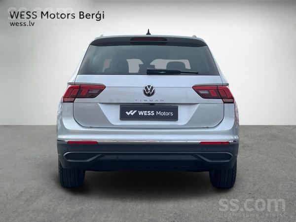 Pelēks Volkswagen Tiguan 2023 Rīga, ar dzinēja tilpumu 1.50 L un nobraukumu 73 tūkst. km par 26490 €, foto 4 vietnē AUTOMOTO.COM.LV
