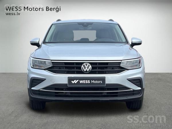 Pelēks Volkswagen Tiguan 2023 Rīga, ar dzinēja tilpumu 1.50 L un nobraukumu 73 tūkst. km par 26490 €, foto 5 vietnē AUTOMOTO.COM.LV