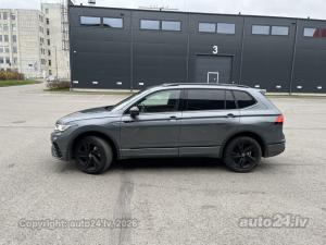 Pelēks Volkswagen Tiguan 2023 Tallina, ar dzinēja tilpumu 2.00 L un nobraukumu 70 tūkst. km par 30500 €, foto  vietnē AUTOMOTO.COM.LV