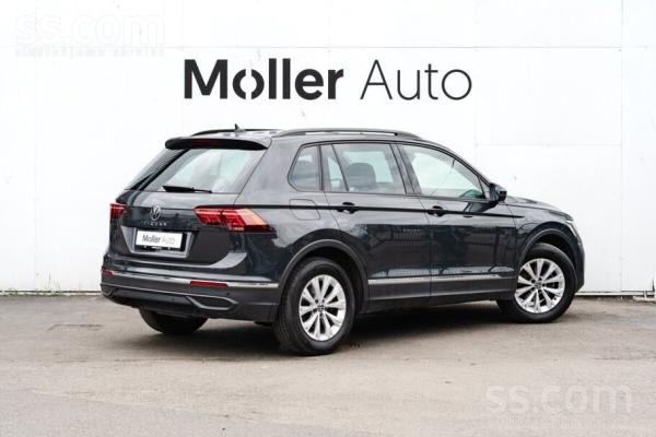 Pelēks Volkswagen Tiguan 2023 Rīga, ar dzinēja tilpumu 2.00 L un nobraukumu 36 tūkst. km par 26900 €, foto 4 vietnē AUTOMOTO.COM.LV