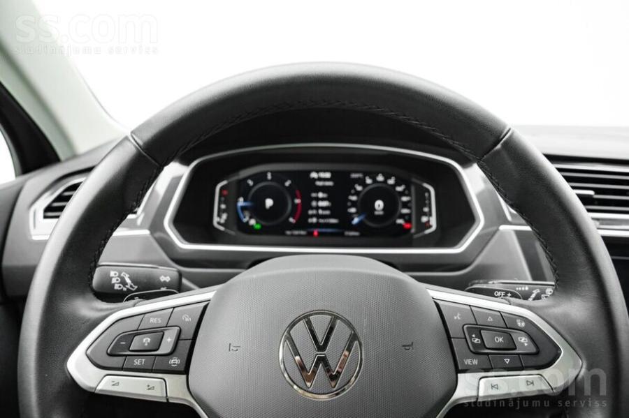 Pelēks Volkswagen Tiguan 2023 Rīga, ar dzinēja tilpumu 2.00 L un nobraukumu 36 tūkst. km par 26900 €, foto 13 vietnē AUTOMOTO.COM.LV