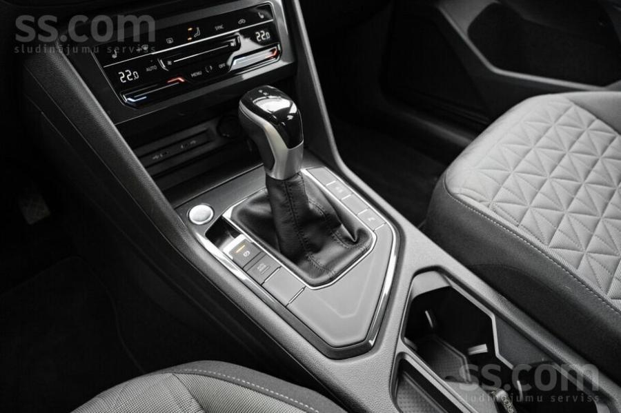 Pelēks Volkswagen Tiguan 2023 Rīga, ar dzinēja tilpumu 2.00 L un nobraukumu 36 tūkst. km par 26900 €, foto 14 vietnē AUTOMOTO.COM.LV