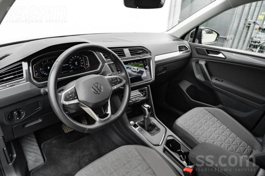Pelēks Volkswagen Tiguan 2023 Rīga, ar dzinēja tilpumu 2.00 L un nobraukumu 36 tūkst. km par 26900 €, foto 23 vietnē AUTOMOTO.COM.LV