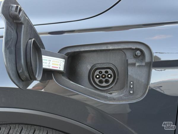 Grey Volkswagen Tiguan 2023 in Vilnius, with an engine capacity of 1.40 L and mileage of 184 thousand km for 19999 €, photo 5 on AUTOMOTO.COM.LV