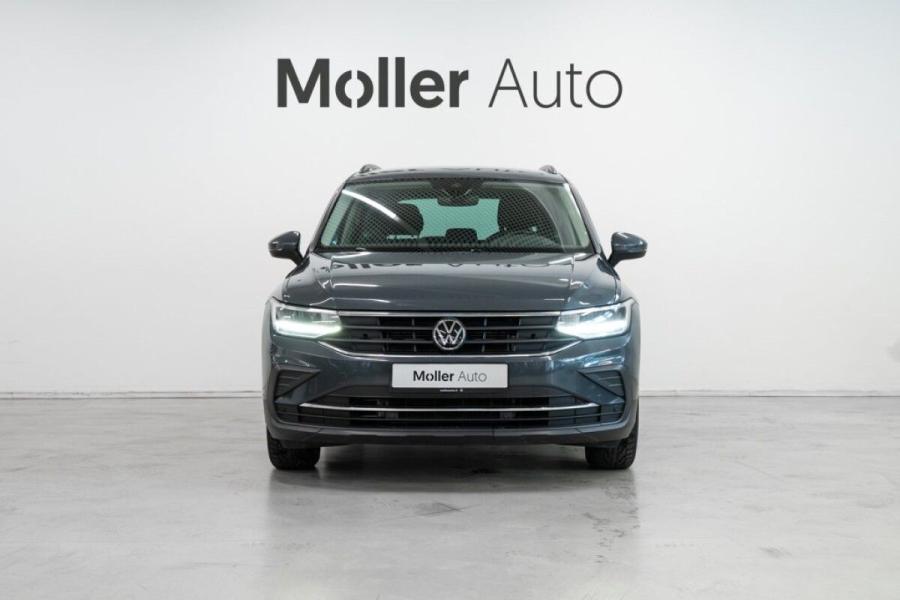 Grey Volkswagen Tiguan 2023 in Vilnius, with an engine capacity of 1.50 L and mileage of 93 thousand km for 22500 €, photo 10 on AUTOMOTO.COM.LV