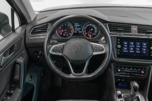 Grey Volkswagen Tiguan 2023 in Vilnius, with an engine capacity of 1.50 L and mileage of 93 thousand km for 22500 €, photo 14 on AUTOMOTO.COM.LV