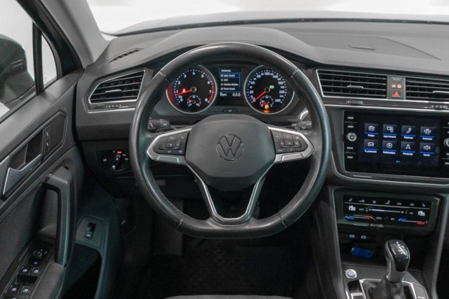 Grey Volkswagen Tiguan 2023 in Vilnius, with an engine capacity of 1.50 L and mileage of 93 thousand km for 22500 €, photo 14 on AUTOMOTO.COM.LV