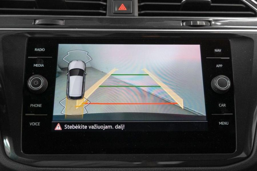 Grey Volkswagen Tiguan 2023 in Vilnius, with an engine capacity of 1.50 L and mileage of 93 thousand km for 22500 €, photo 17 on AUTOMOTO.COM.LV