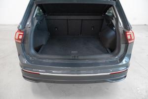 Grey Volkswagen Tiguan 2023 in Vilnius, with an engine capacity of 1.50 L and mileage of 93 thousand km for 22500 €, photo 23 on AUTOMOTO.COM.LV